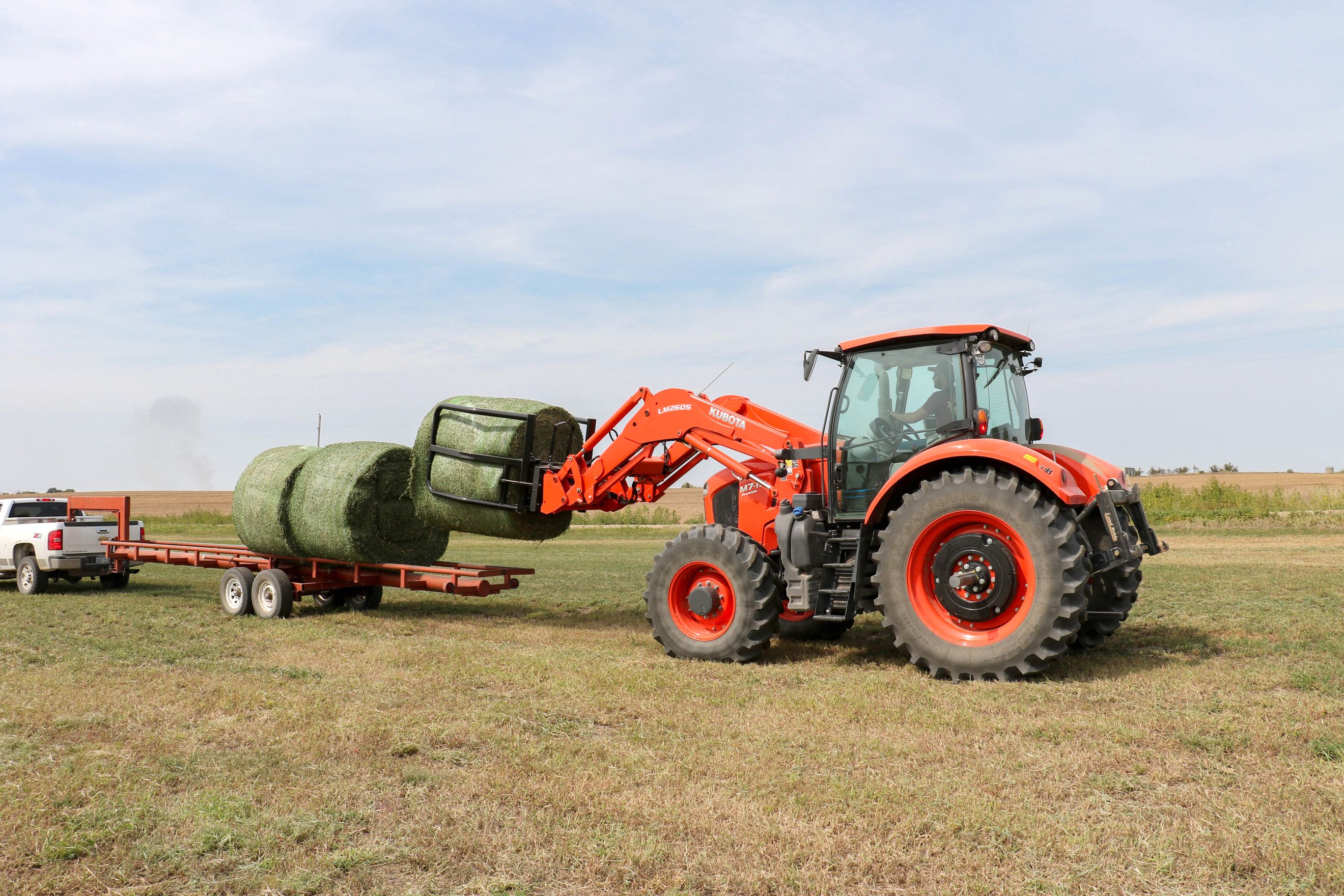 BG2400 & BGE2400 BALE GRABBERS - Mitchell Tractor